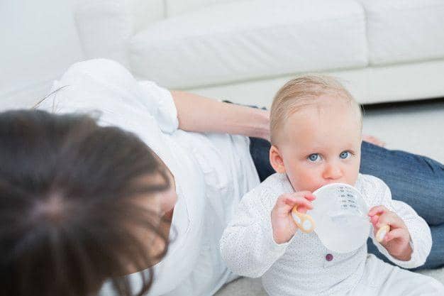 7 Cara Mengatasi Bayi BAB Keras dan Bulat | Popmama.com