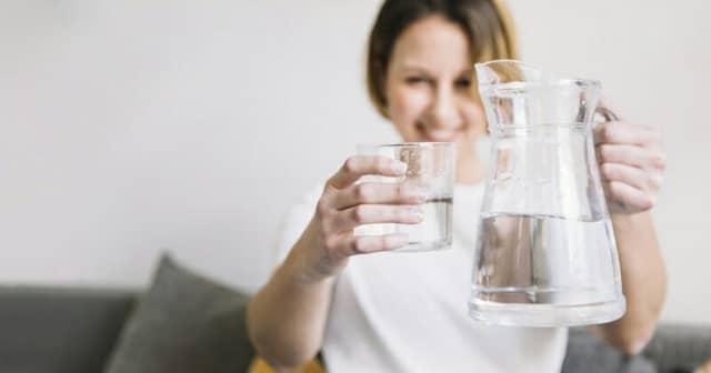 8 Minuman yang Dapat Mengurangi Nyeri Sendi dan Lutut | Popmama.com