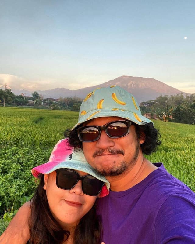 5 Fakta Keluarga Isa Bajaj, Putrinya Alami Kekerasan | Popmama.com