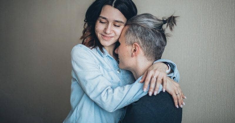 15 Panggilan Sayang dalam Bahasa Inggris untuk Pasangan | Popmama.com