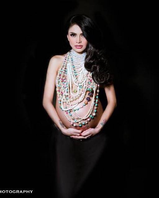 10 Foto Nikita Mirzani Tampil Tanpa Bra, Netizen Jadi Salfok | Popmama.com