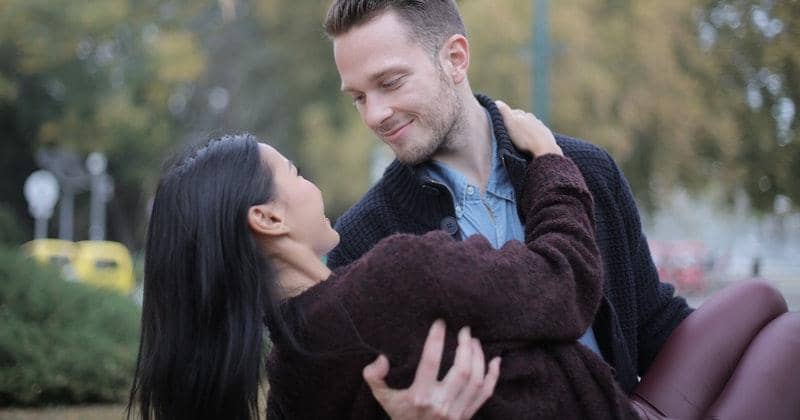 15 Panggilan Sayang untuk Pasangan dalam Berbagai Bahasa | Popmama.com