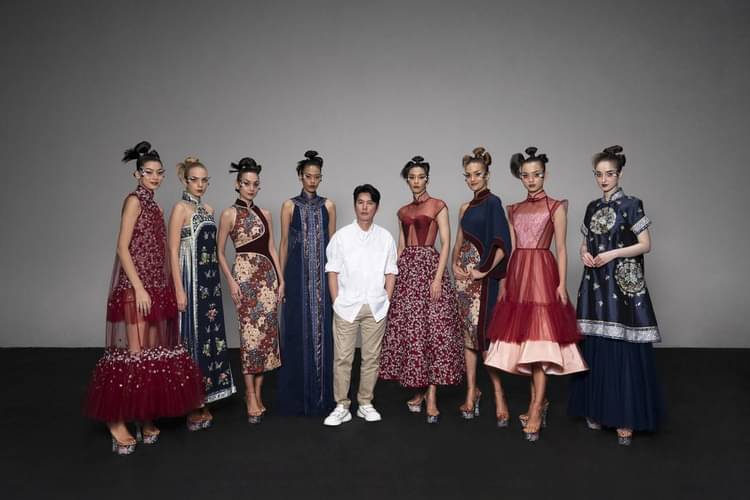 Profil Lengkap Sebastian Gunawan, Desainer Indonesia di Balik Met Gala ...