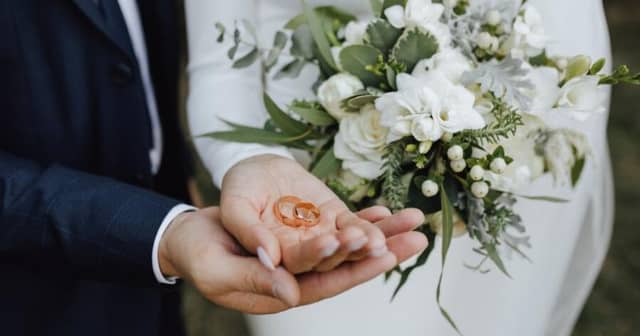 20 Sunah Rasul untuk Pasangan Suami Istri, Wajib Dicoba | Popmama.com