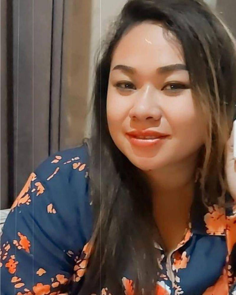 Potret Tante Lala yang Viral di TikTok | Popmama.com