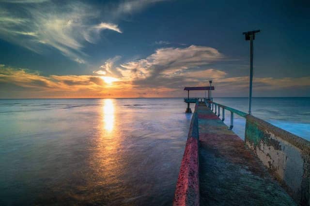 5 Penginapan Dekat Pantai Pandan Anyer dengan View Sunset Indah ...