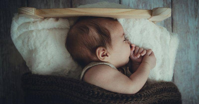 25 Kado untuk Bayi Baru Lahir yang Bermanfaat | Popmama.com