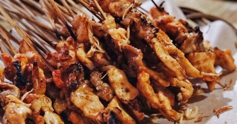 7 Sate Asin Pedas Paling Enak di Bandung | Popmama.com