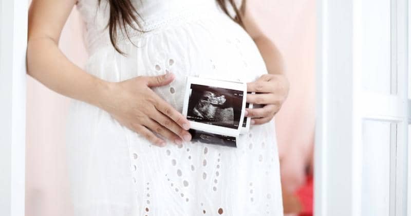 Plano Test Adalah Tes Kehamilan dengan 2 Metode Praktis | Popmama.com