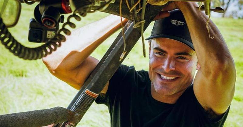 6 Adegan Panas Zac Efron, Ada yang di Dalam Mobil Balap | Popmama.com