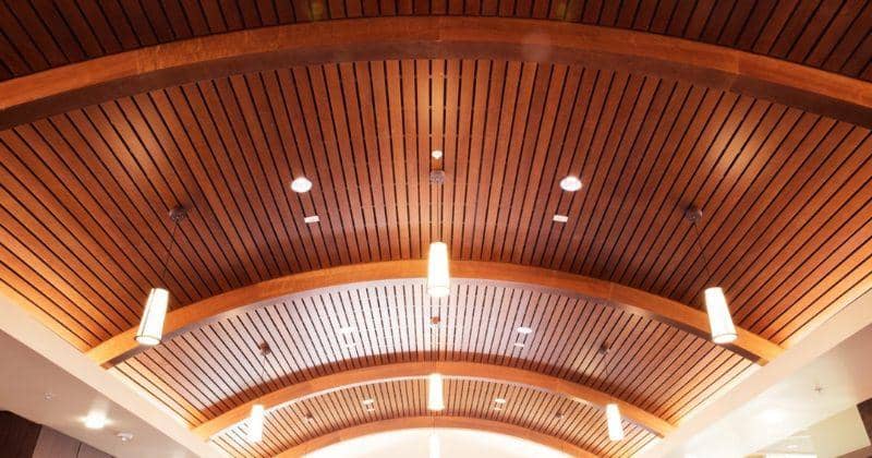 10 Inspirasi Plafon Ruang Tamu Elegan, Bikin Betah di Rumah | Popmama.com