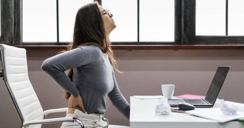 5 Penyebab Sakit Pinggang hingga Terasa ke Kaki | Popmama.com