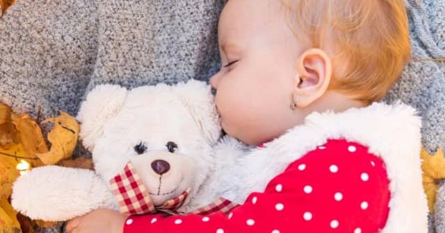 12 Mainan Bayi 3 Bulan untuk Perkembangan Sensorik | Popmama.com