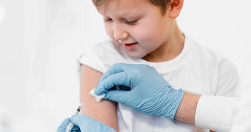 Apa Itu Suntik Tetanus? Ini Manfaatnya untuk Anak-Anak | Popmama.com