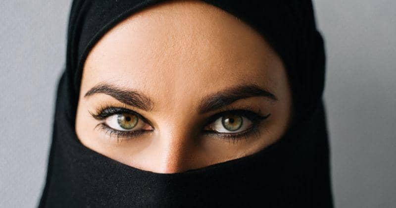 Kisah Cinta Nabi Ibrahim dengan Siti Hajar, Istri Keduanya | Popmama.com