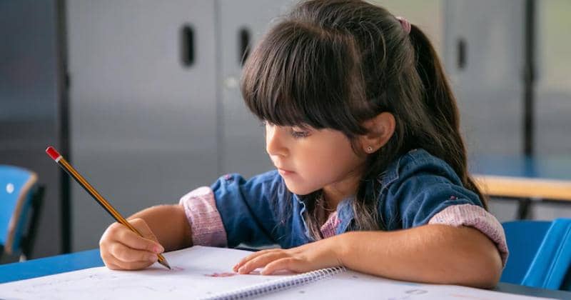 8 Pelajaran Anak TK yang Dapat Diajarkan di Rumah, Apa Saja? | Popmama.com