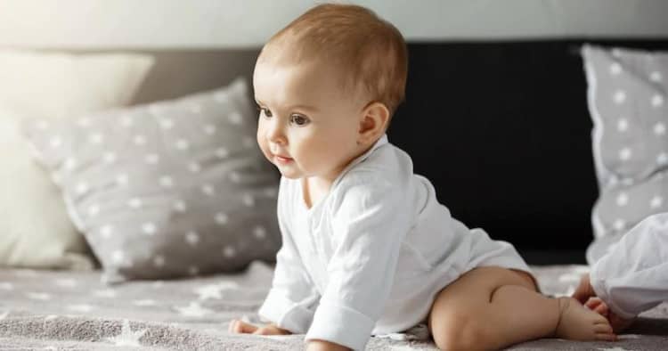 Bayi Belajar Duduk Usia Berapa? Ini Jawaban dan Cara Stimulasinya ...