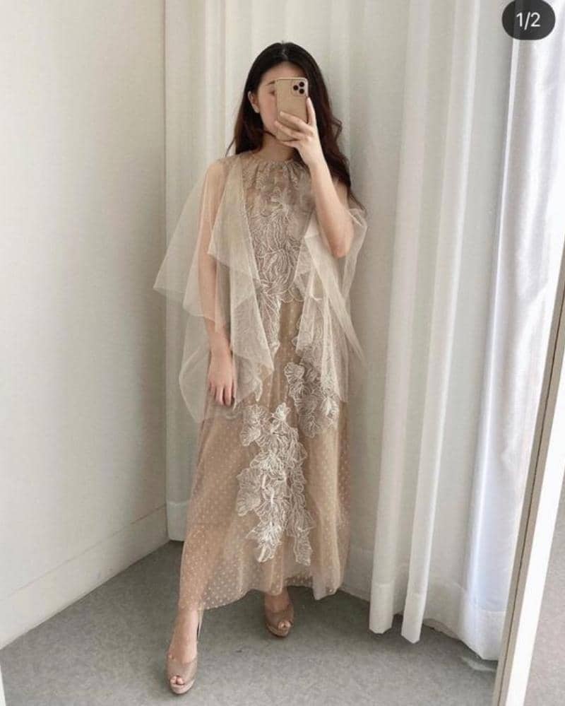 11 Model Dress Brokat Terbaru yang Simpel dan Anggun | Popmama.com