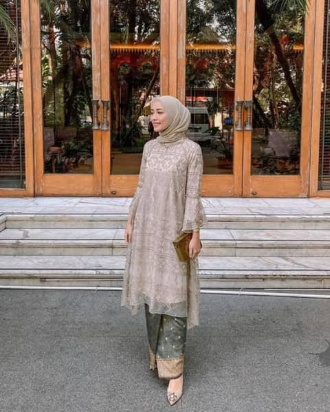 13 Model Kebaya Modern Hijab yang Simpel tapi Mewah | Popmama.com