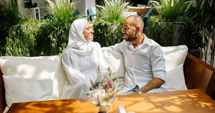 5 Ciri Istri Terbaik Menurut Rasul | Popmama.com