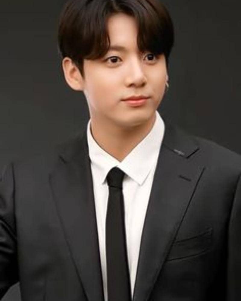 13 Potongan Comma Hair Pendek, Bergaya ala Aktor Korea | Popmama.com