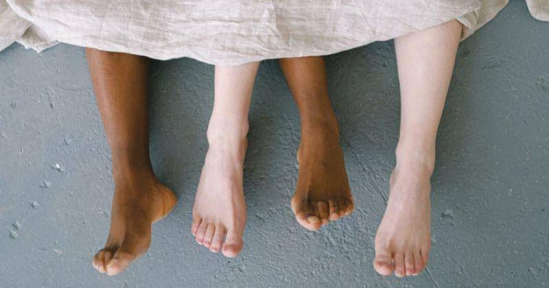 Hukum Istri Menolak Ajakan Suami Berhubungan dalam Islam | Popmama.com