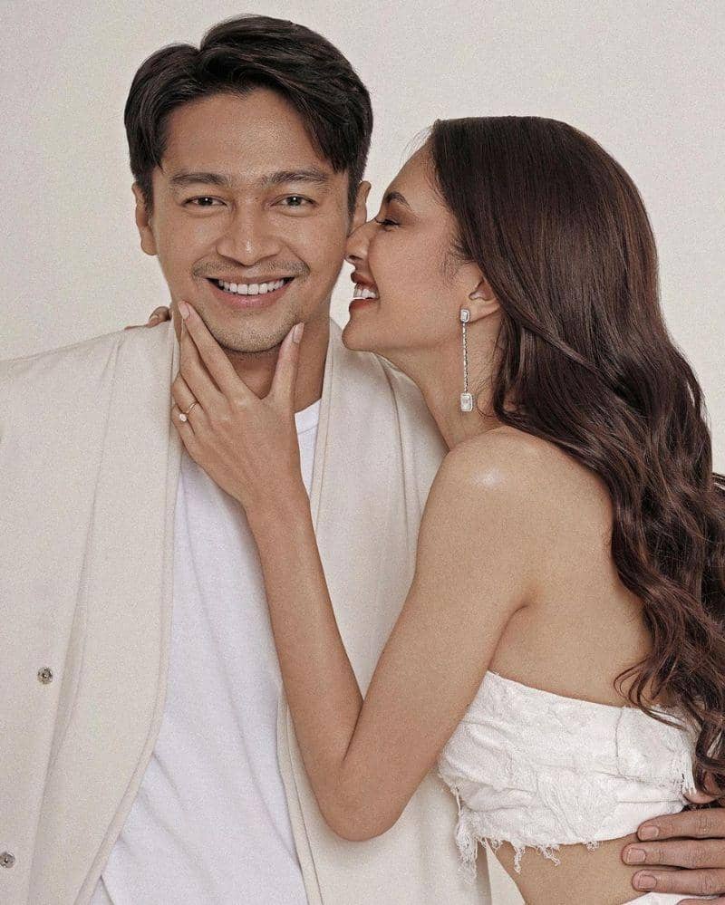 6 Foto Pre-Wedding Mikha Tambayong dan Deva Mahenra | Popmama.com