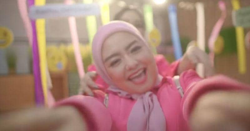 Lirik Lagu 'Kamu Nanyaa?' T2, Dibintangi Alif Cepmek | Popmama.com