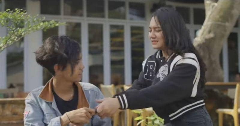 Lirik Lagu 'Kamu Nanyaa?' T2, Dibintangi Alif Cepmek | Popmama.com