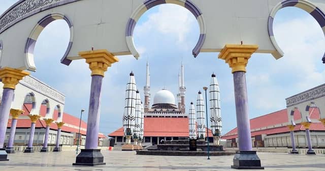 10 Masjid Paling Indah di Indonesia, Ada Masjid Istiqlal | Popmama.com
