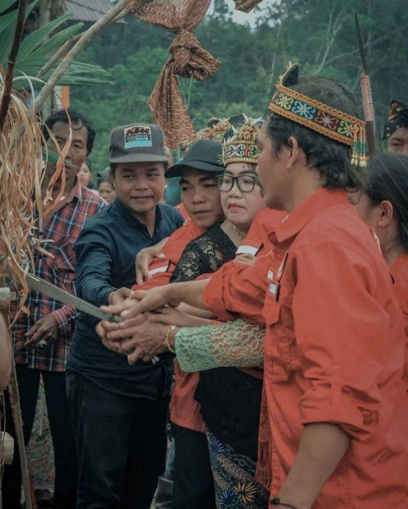 15 Tradisi Lokal Indonesia yang Masih Dilakukan Hingga Kini | Popmama.com