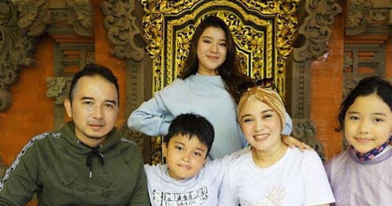 5 Fakta Keluarga Tiara Andini, Orangtuanya Seorang Musisi | Popmama.com