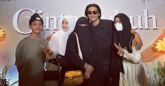 Fakta Keluarga Umi Pipik dari Pengakuan Abidzar Al-Ghifari | Popmama.com