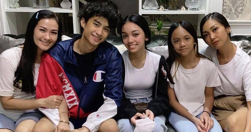 9 Foto Akrab Devano Danendra dan Iis Dahlia bak Seumuran | Popmama.com