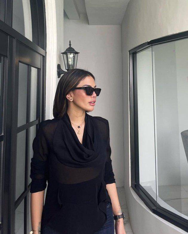 10 Foto Nikita Mirzani Tampil Tanpa Bra, Netizen Jadi Salfok | Popmama.com