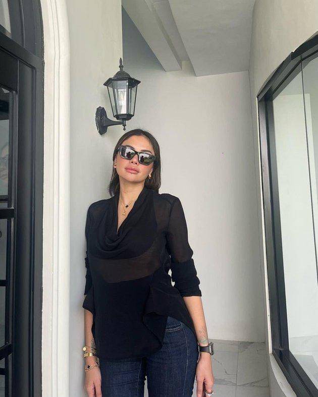 10 Foto Nikita Mirzani Tampil Tanpa Bra, Netizen Jadi Salfok | Popmama.com