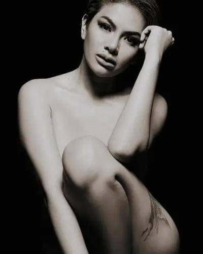 10 Foto Nikita Mirzani Tampil Tanpa Bra, Netizen Jadi Salfok | Popmama.com