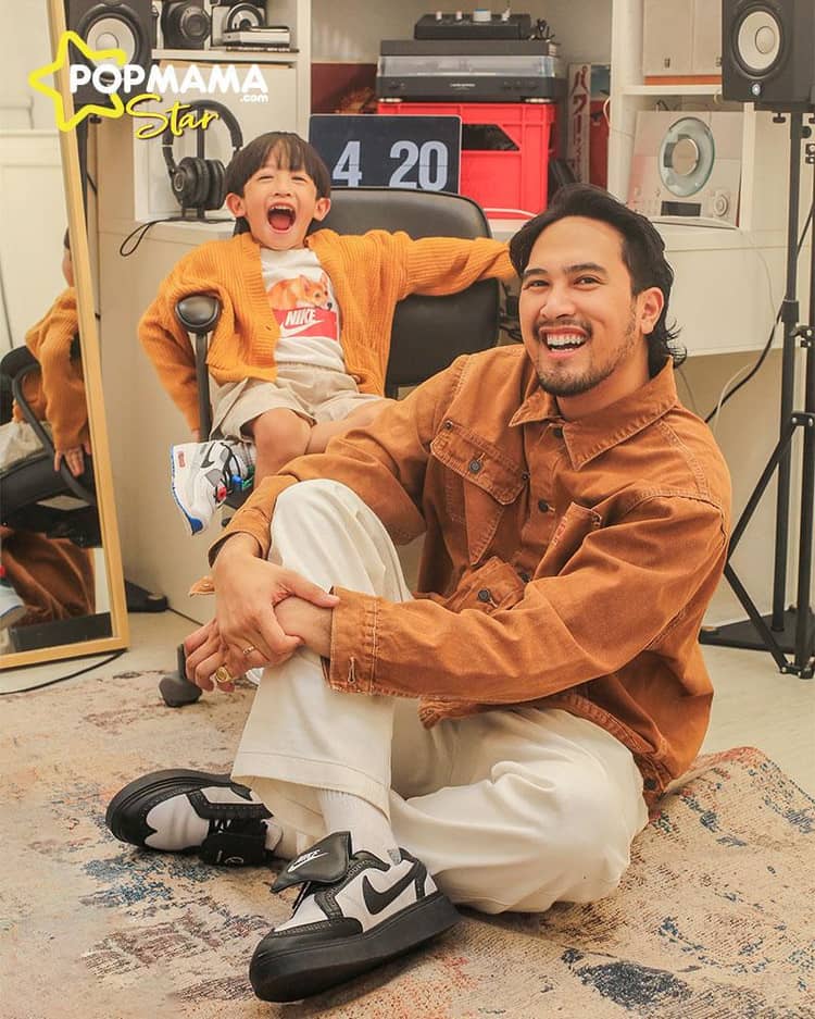 Perjalanan Karier Adrian Khalif Jadi Penyanyi Rap Indonesia | Popmama.com