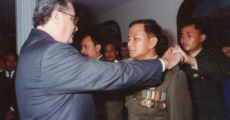 10 Foto Jadul Prabowo Subianto, Disebut Mirip Al Ghazali | Popmama.com