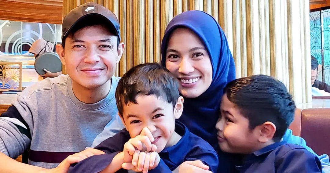Dua Anak Alyssa Soebandono Dapat Sertifikat Prestasi | Popmama.com