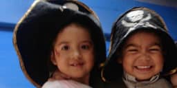 10 Fakta Keluarga Inaki Godoy Pemeran One Piece di Netflix | Popmama.com