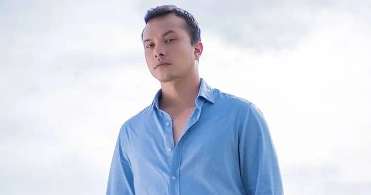7 Fakta Keluarga Nicholas Saputra yang Jarang Diketahui | Popmama.com