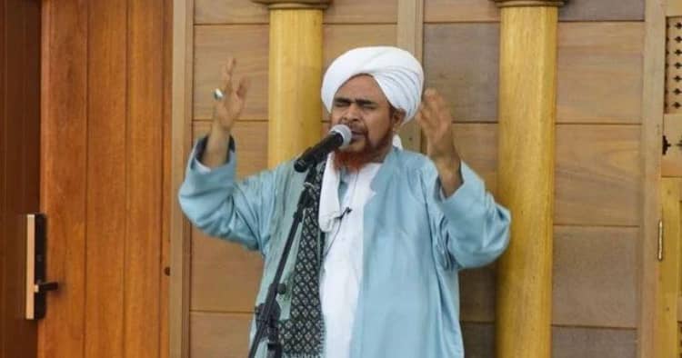 7 Fakta Keluarga Habib Umar bin Hafidz, Suami Ummu Salim | Popmama.com