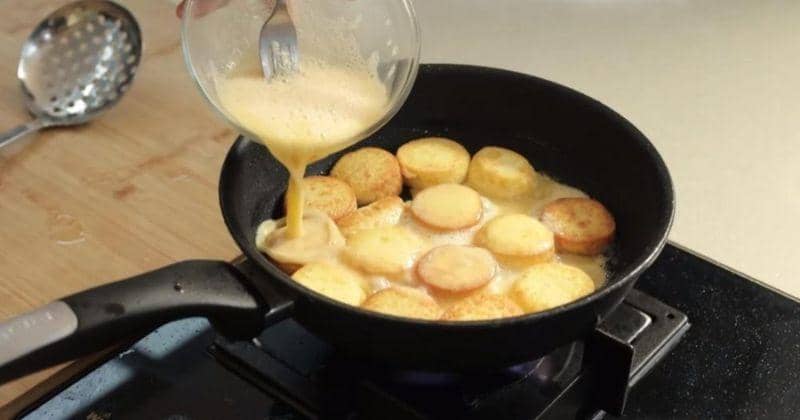 Resep Tahu Hot Plate Ayam Jamur ala Devina Hermawan | Popmama.com