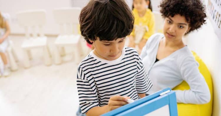 Perbedaan Homonim, Homofon, dan Homograf Beserta Contohnya | Popmama.com