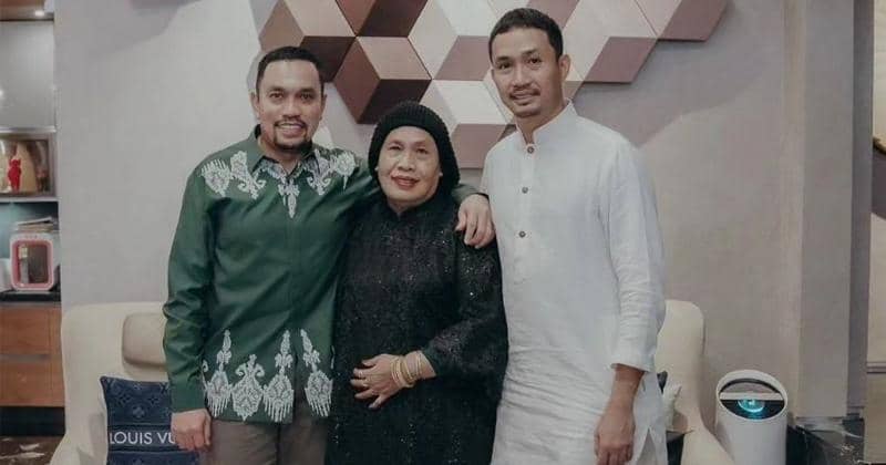 8 Fakta Keluarga Ahmad Sahroni, Tak Mengenal Sosok Papanya | Popmama.com