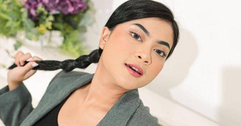 8 Fakta Keluarga Hanum Mega, Punya Memori Kelam Masa Kecil | Popmama.com