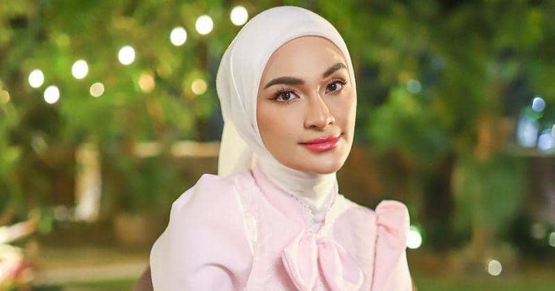9 Fakta Keluarga Putri Zulkifli Hasan, Anak Politisi PAN | Popmama.com