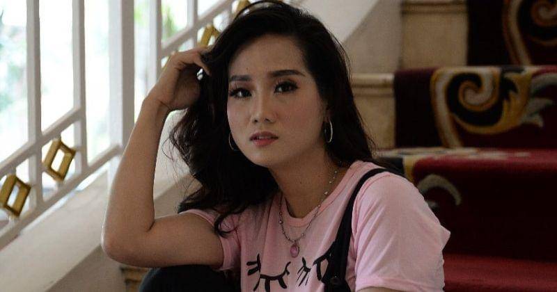 7 Fakta Keluarga Virly Virginia, Pernah Jadi Korban KDRT | Popmama.com