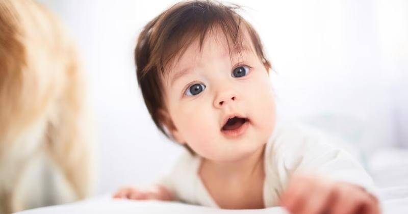 Ciri Bayi Cerdas Usia 4 Bulan | Popmama.com